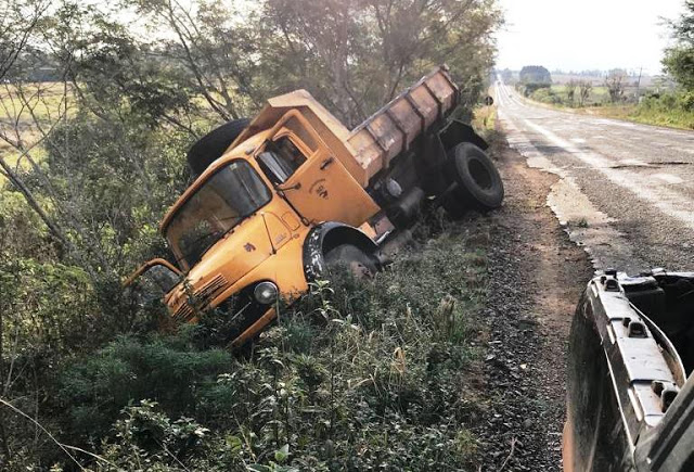 Caminhão do Daer sai da estrada: reclamar para quem? - NP Expresso